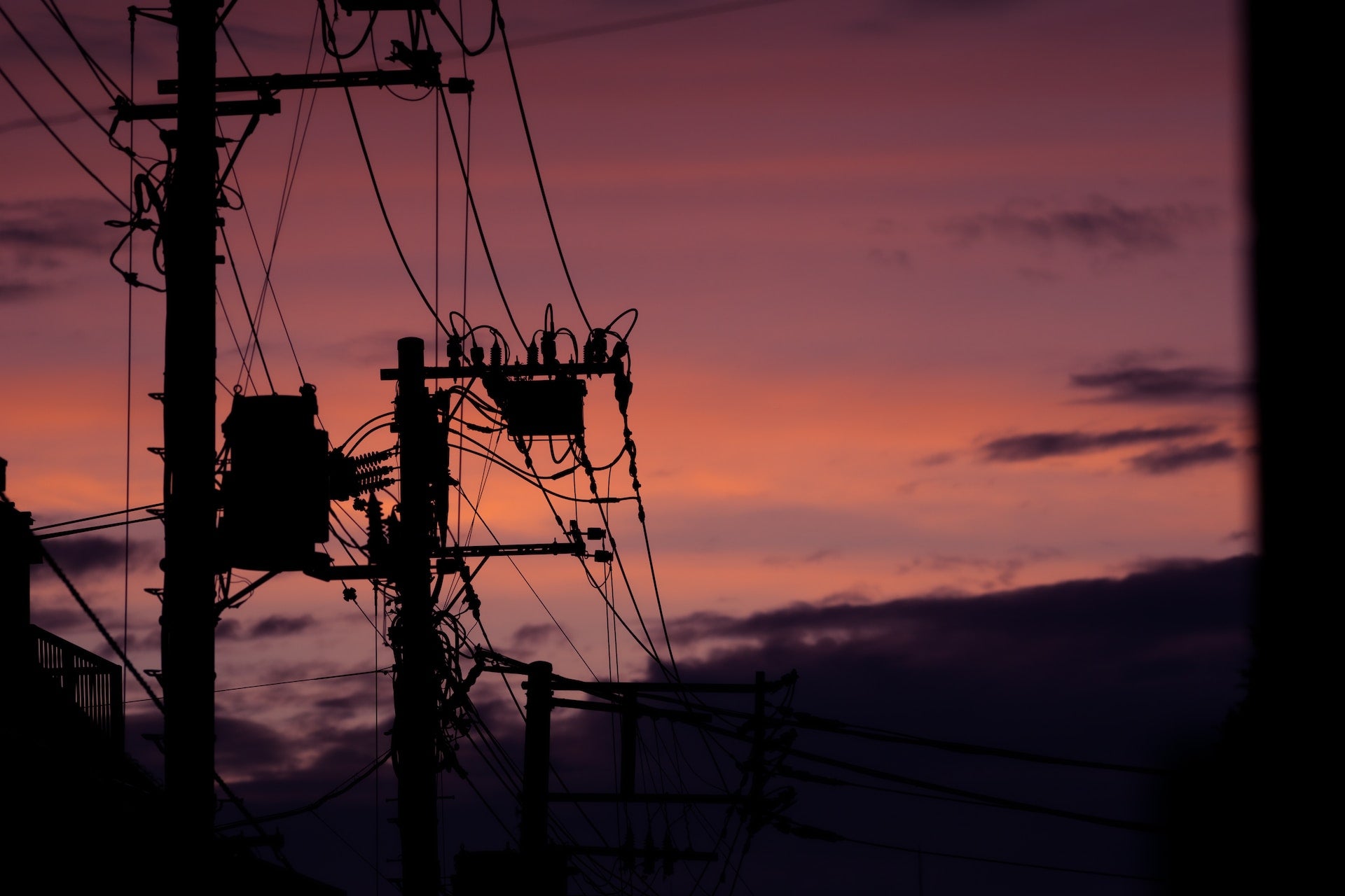 Staying Empowered: The Best Ways to Prepare for a Power Grid Shutdown ...